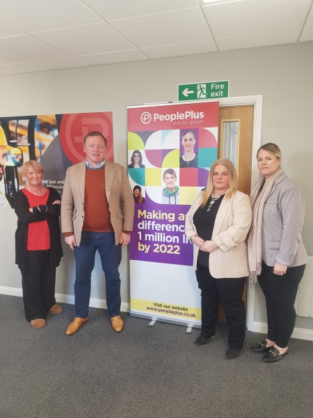 Damian Collins MP for Folkestone and Hythe visits Folkestone Restart ...